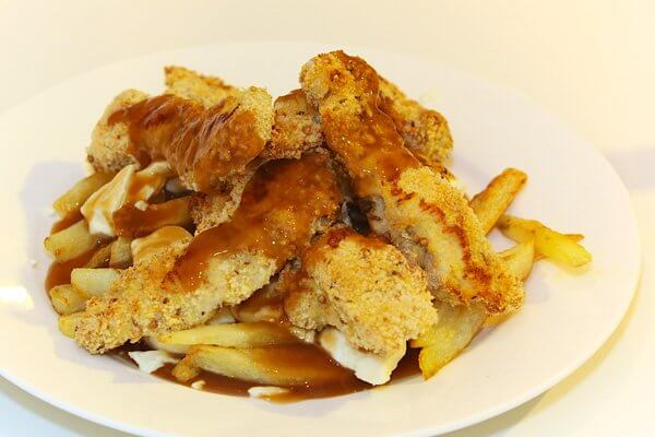 Homemade poutine with chicken fingers – Shelf5